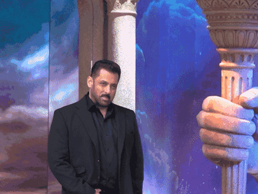 Bigg Boss 19 Weekend Ka Vaar; Akshay Kumar & Arshad Warsi To Host In ...