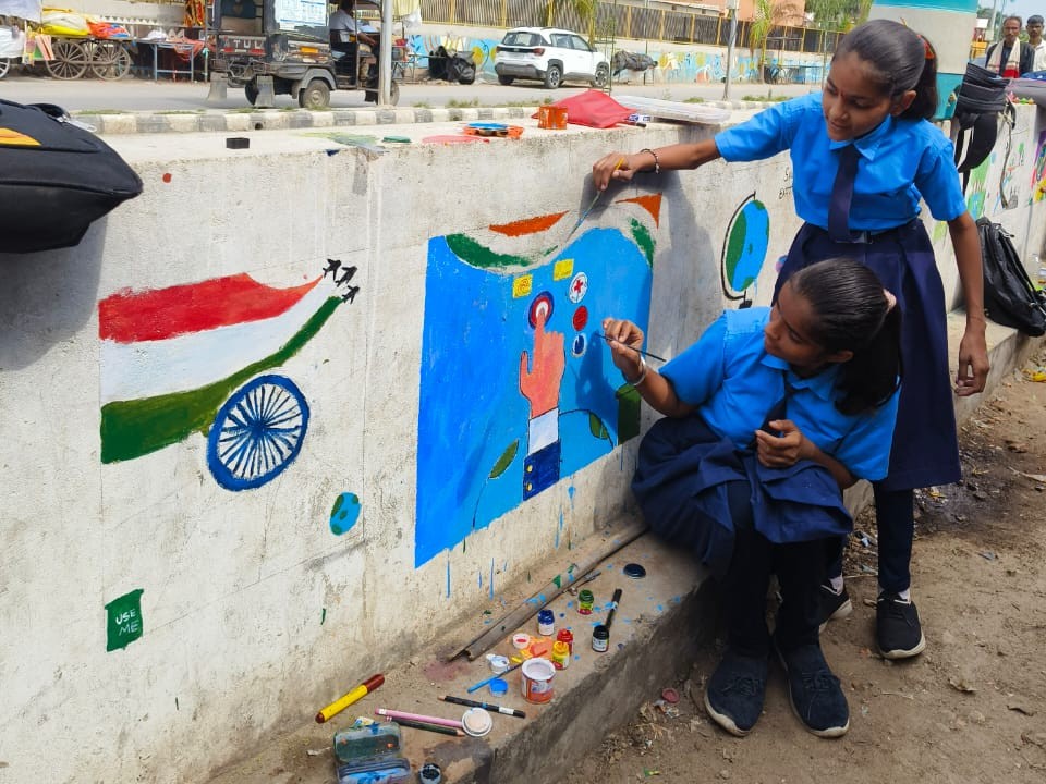 Khedbrahma ST Depot: Cleanliness Awareness Murals by Jyoti High School ...