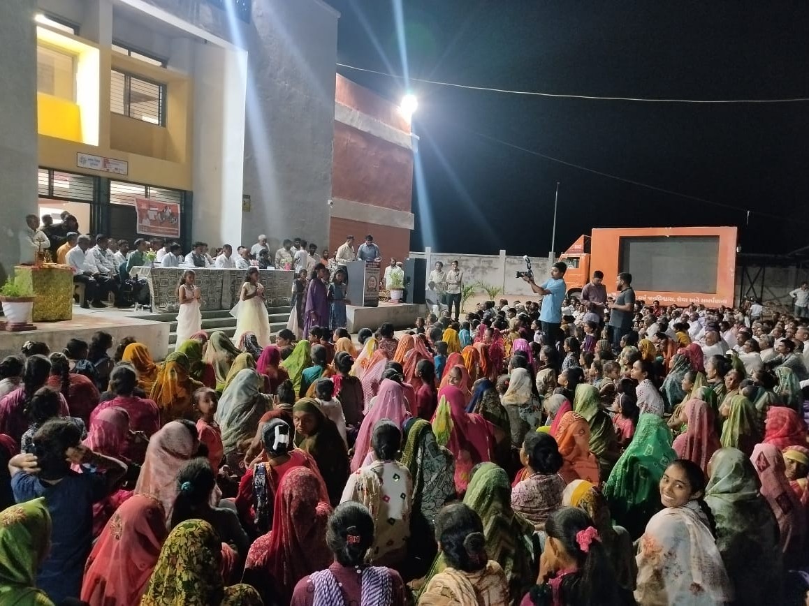 A night gram sabha was held in Velavadar under the chairmanship of ...