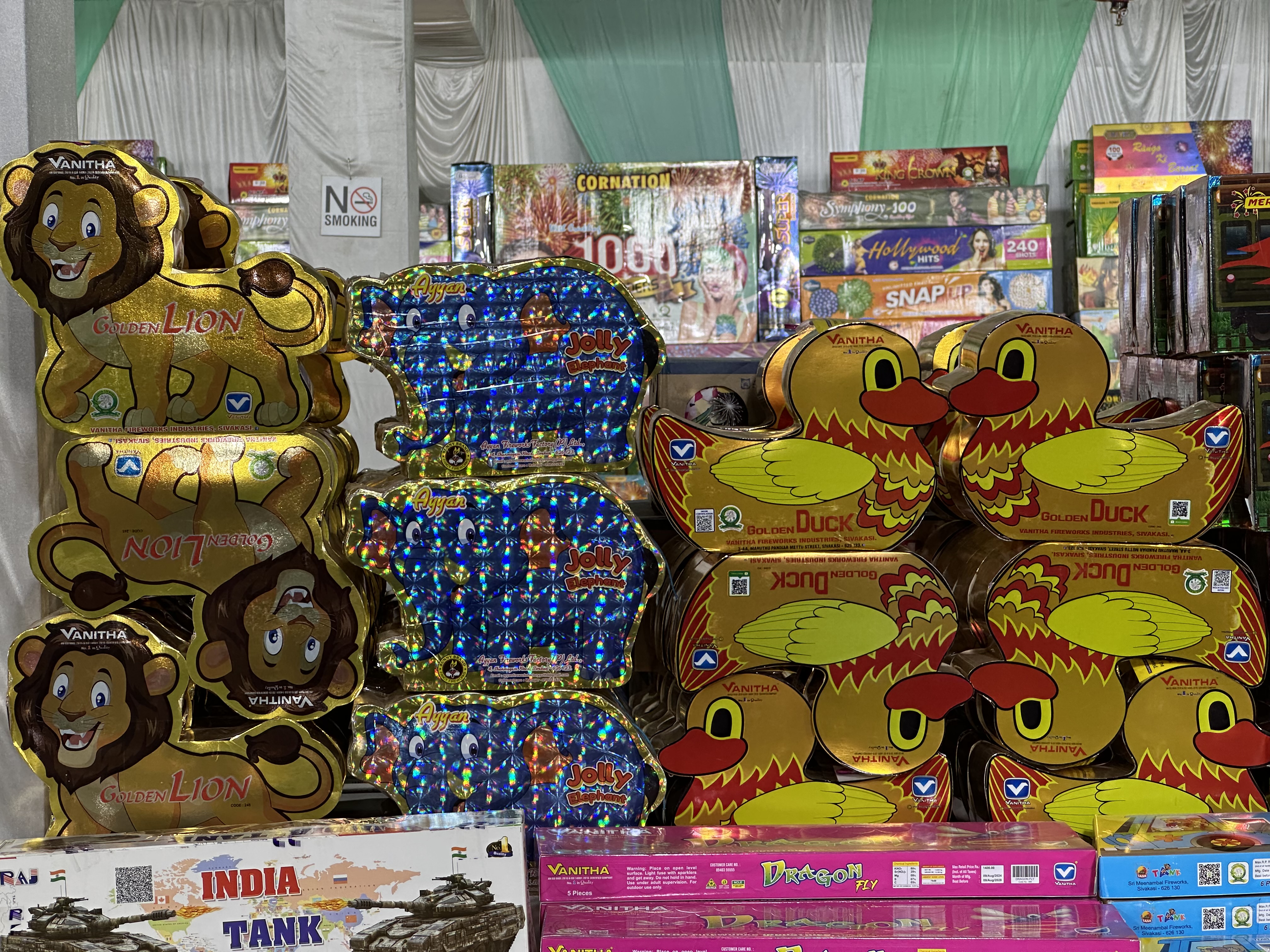 Fancy fireworks market booms amid reel-photo trend