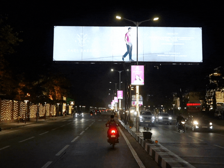 The iconic road from Pakwan Circle to Sindhubhavan was lit up, the ...