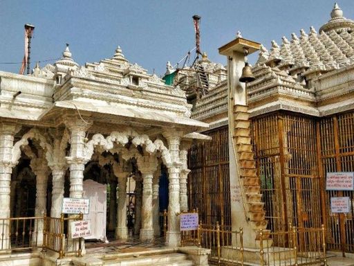 Dahod’s Mahudi Jain Tirth hosts Kali Chaudas worship Ghantakarna ...