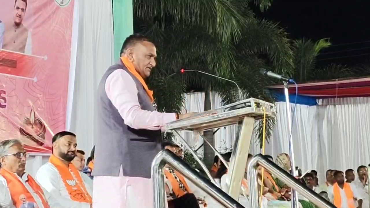 150 Congress workers join BJP in Vadodara’s Padra District president ...