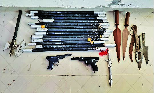 Three accused arrested for selling illegal weapons on Station Road in ...