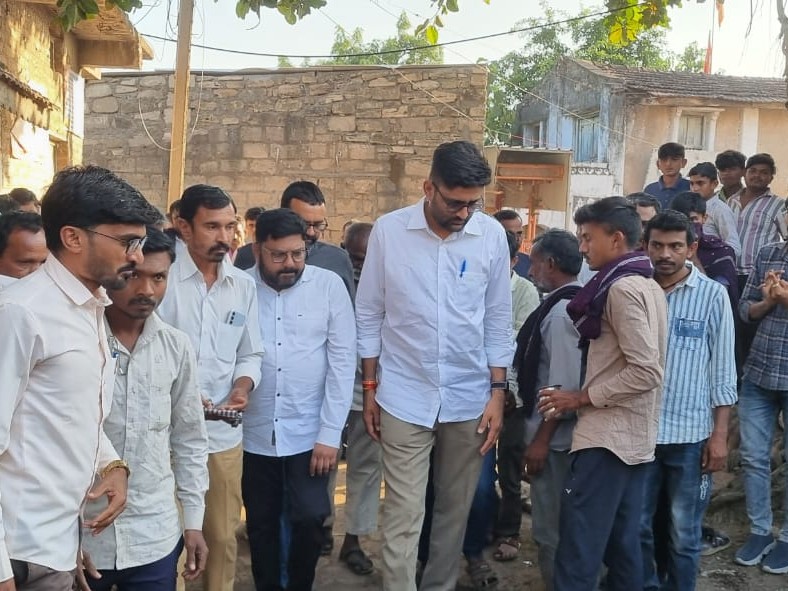 Gopal Italia Visited Suicide Farmer Family Compensation Demand ...