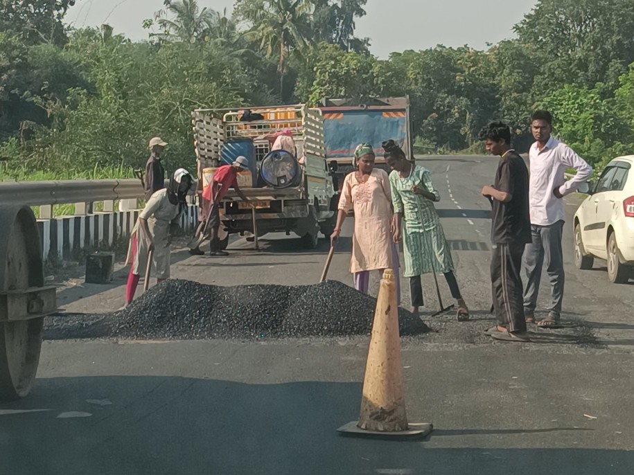 Mahuva Anaval Highway Pothole Repair Work Start