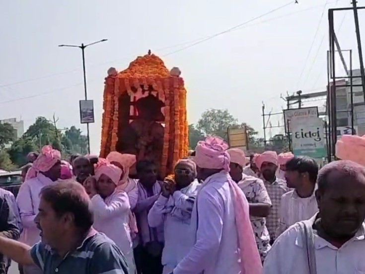 Modasa Businessman Pitambardas Mukhi Death Funeral Celebration VIDEOS ...