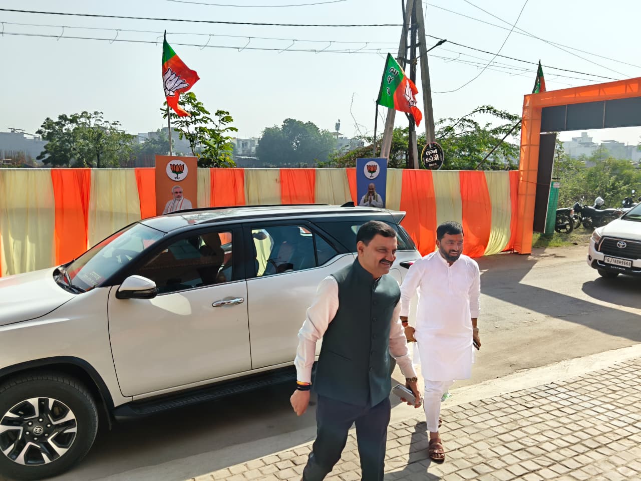 BJP plans to bring Rupani's family members in party - Gujarat News ...