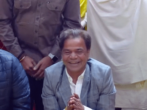 Rajpal Yadav COMEDY Makes Sant Prem Anand Maharaj Laugh VIRAL VIDEO