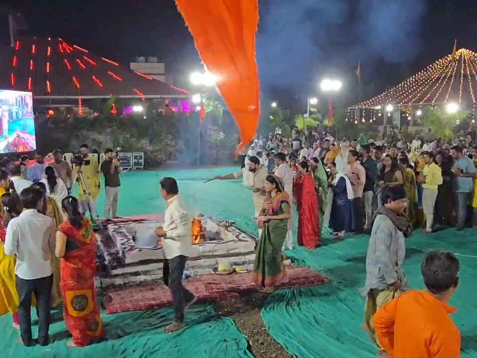 Devotees throng Kharach Ashram on Dutt Jayanti | દત્ત જયંતીએ ખરચ ...