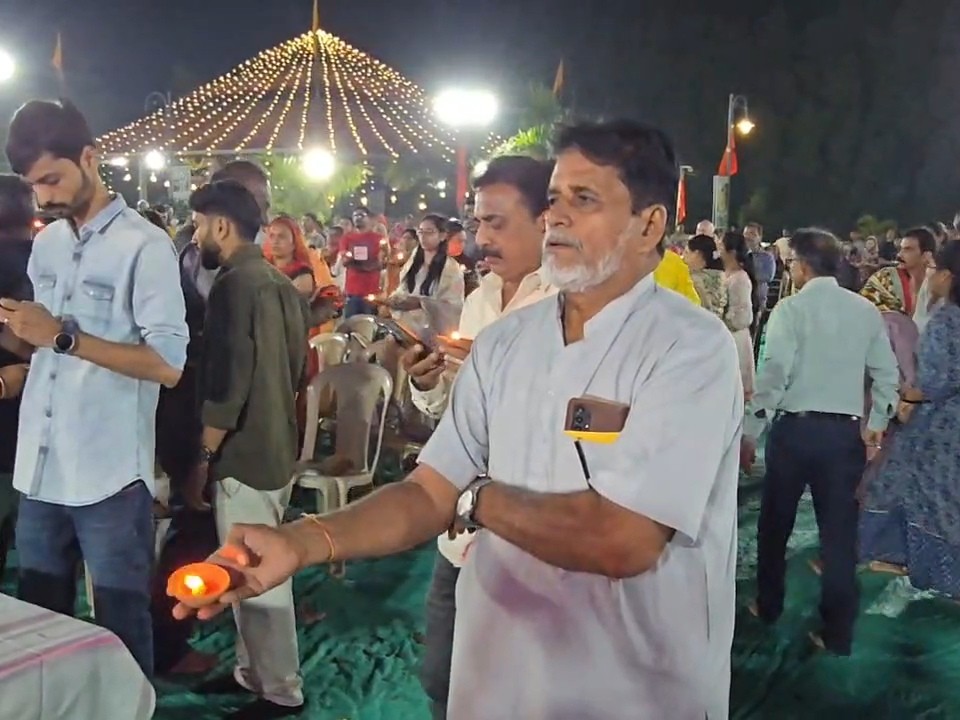 Devotees throng Kharach Ashram on Dutt Jayanti | દત્ત જયંતીએ ખરચ ...