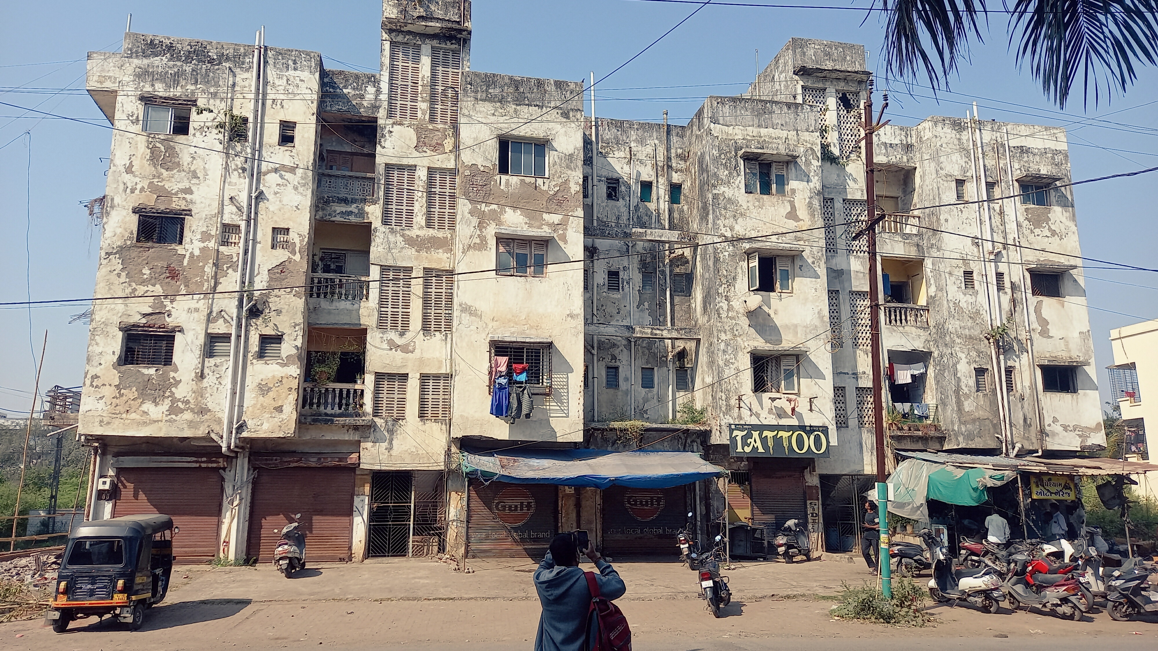 Notice also issued to dilapidated Shreeji Apartment with 22 flats in Valsad