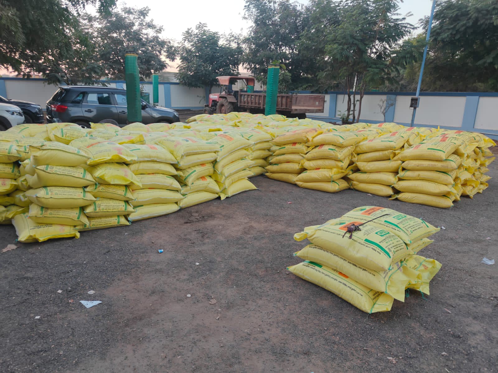 Morbi Halvad Neem Coated Urea Fertilizer Seizure PHOTOS Smuggling ...