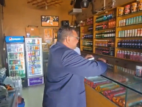 Gujarat Pan Shops Sell Gogo Paper Drug Use Rolling Paper Sale Police ...