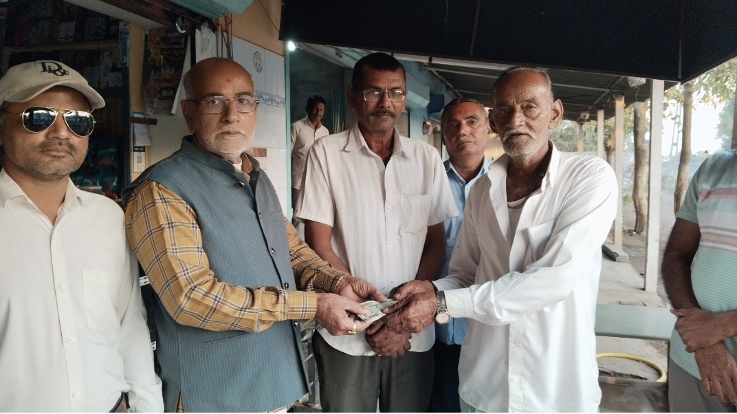 A farmer set an example of humanity in a large cowshed in the district ...