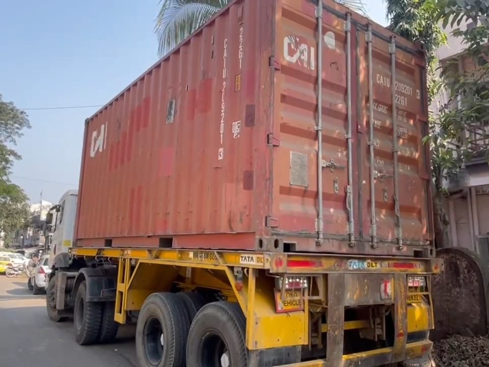 Pardi Valsad Highway Liquor Seizure Update; Two Arrested Container ...