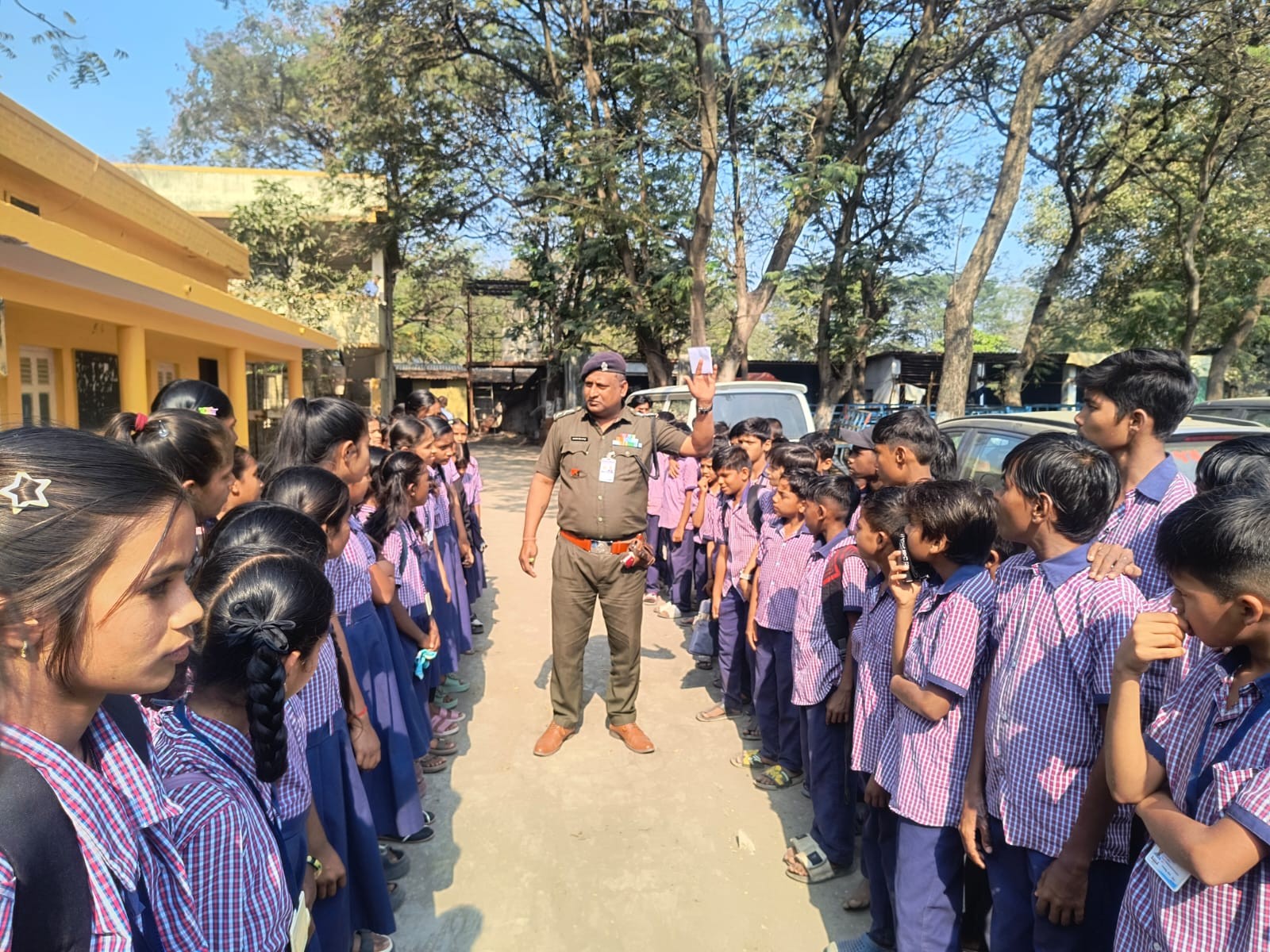 Pariya School Students Visit Sayan Sugar Factory; Learn Sugar ...