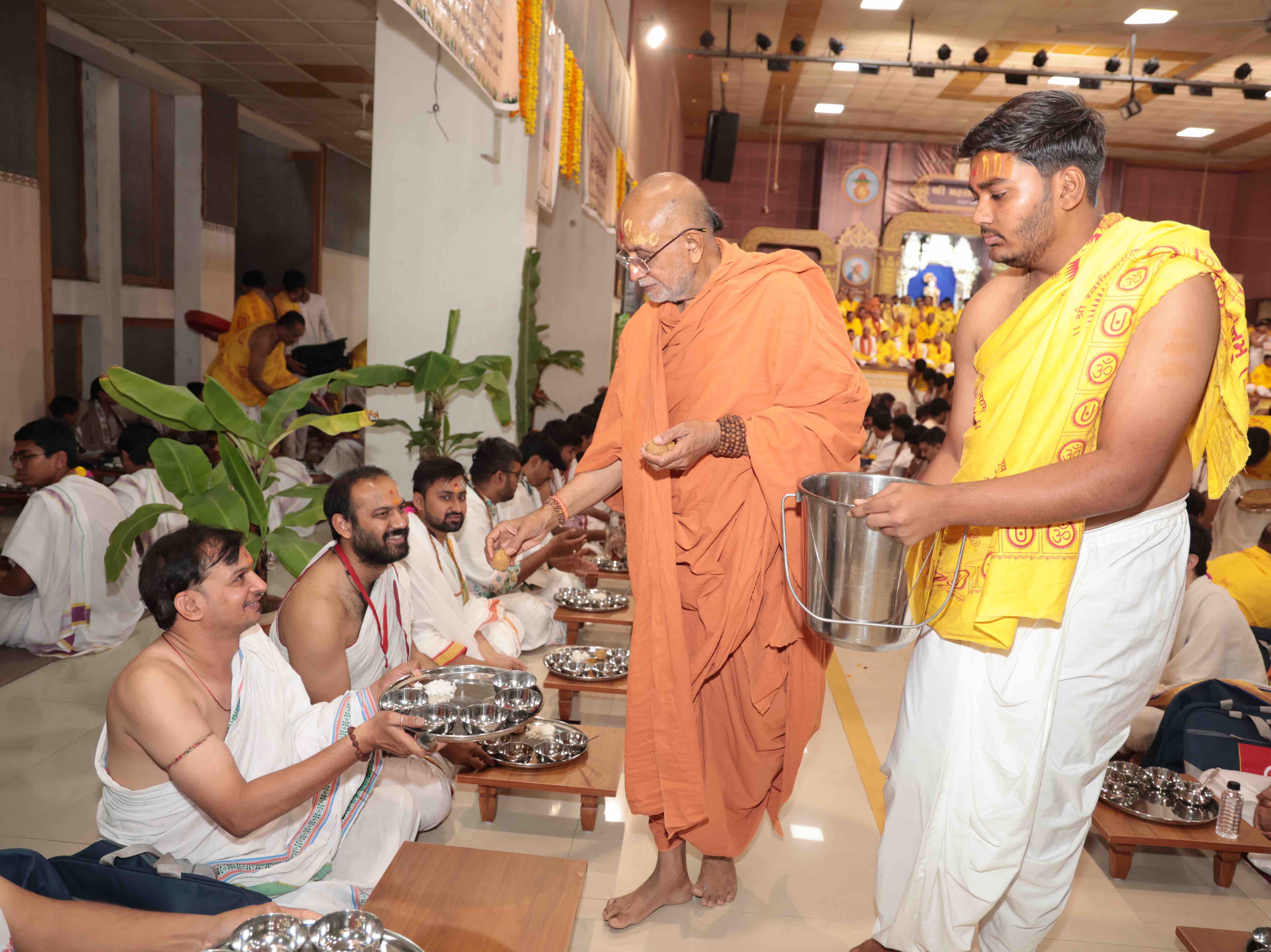 SGVP Gurukul Memnagar Golden Jubilee Celebration; 600 Brahmins Honored ...