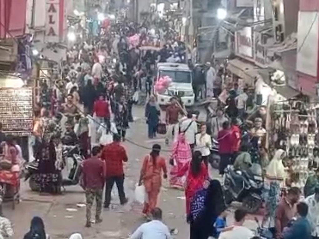 Surat Chauta Bazaar Encroachment Crackdown; Hawker Arrested Traffic ...