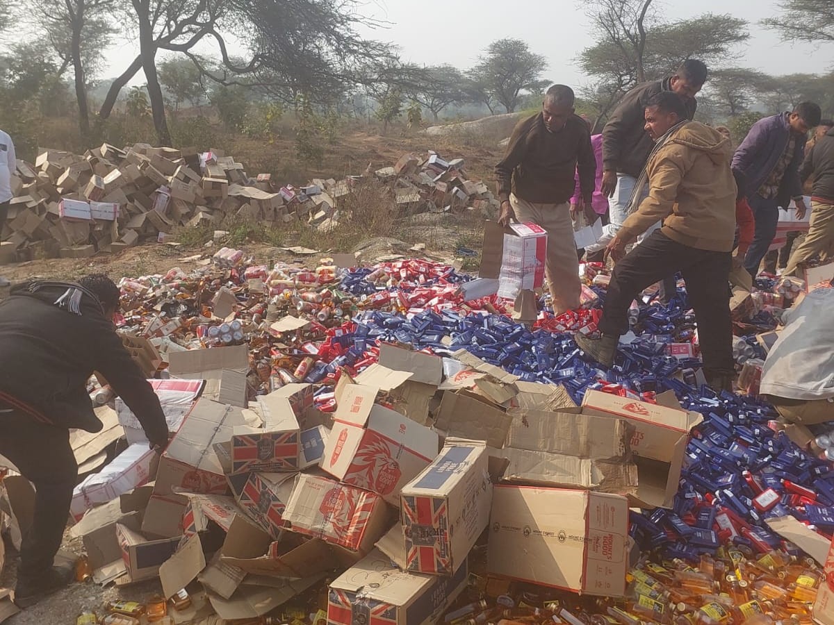 Bhekhiya Foreign Liquor Destroyed Shehera Morva Hadaf Police