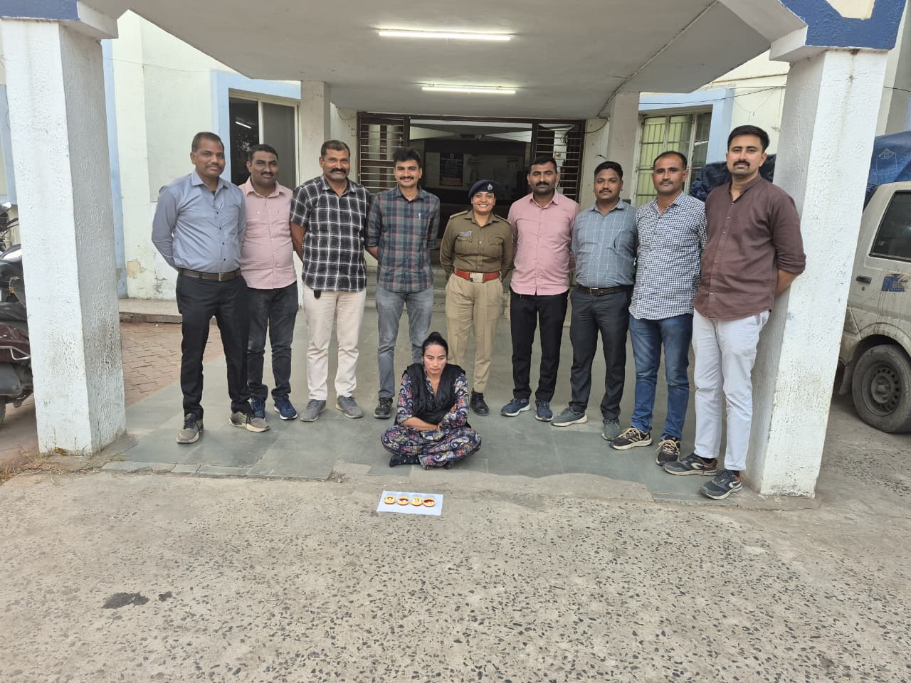 Fake Gold Ring Scam: Naroda Police Arrest Woman Behind Multiple ...