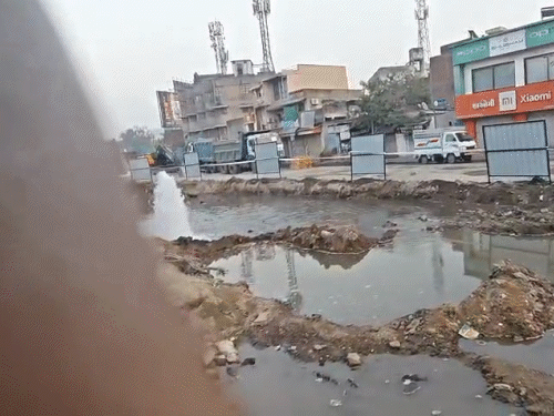 Ahmedabad Hatkeshwar Bridge Demolition: Main Water Pipeline Breaks for ...