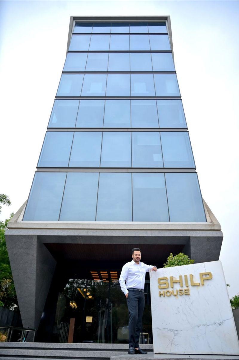 skyliners Ahmedabad's Skyline Mastermind: Shilp Group Founder Yash ...
