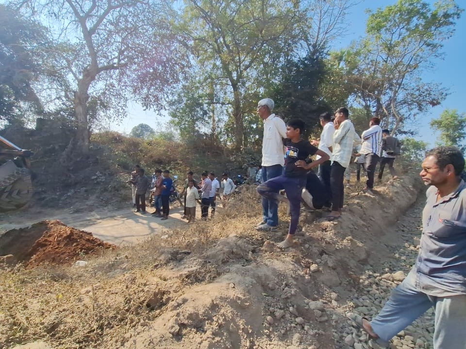 13-Year-Old Girl Drowns in Pavi Jetpur Sand Lease Pit | Action Demanded