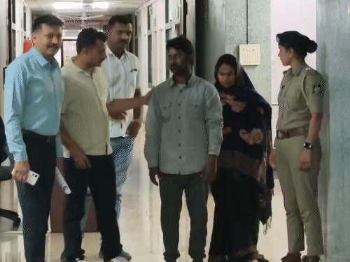 Junagadh Police Arrest Couple Fake Gold Fraud Case; 56 Cities Jewelers ...