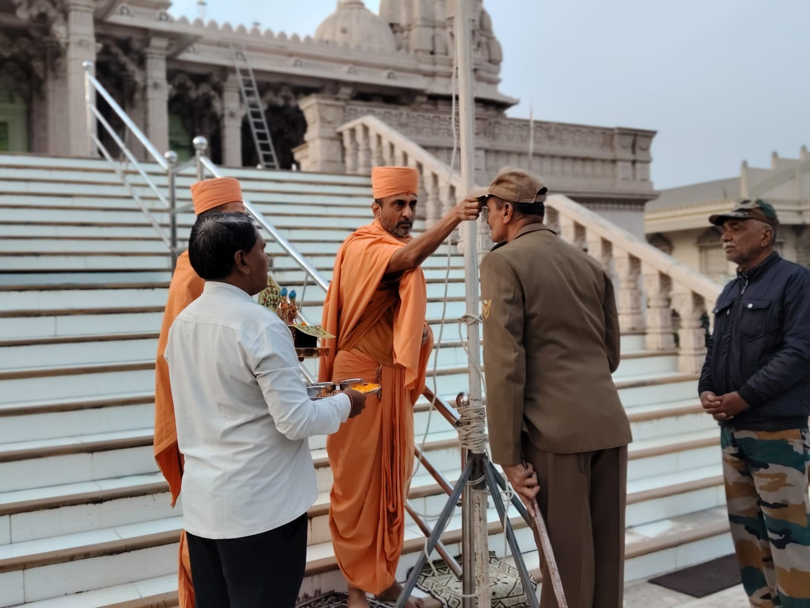 Limbdi BAPS Temple Celebrates Republic Day; Kothari Swami Hoists Flag