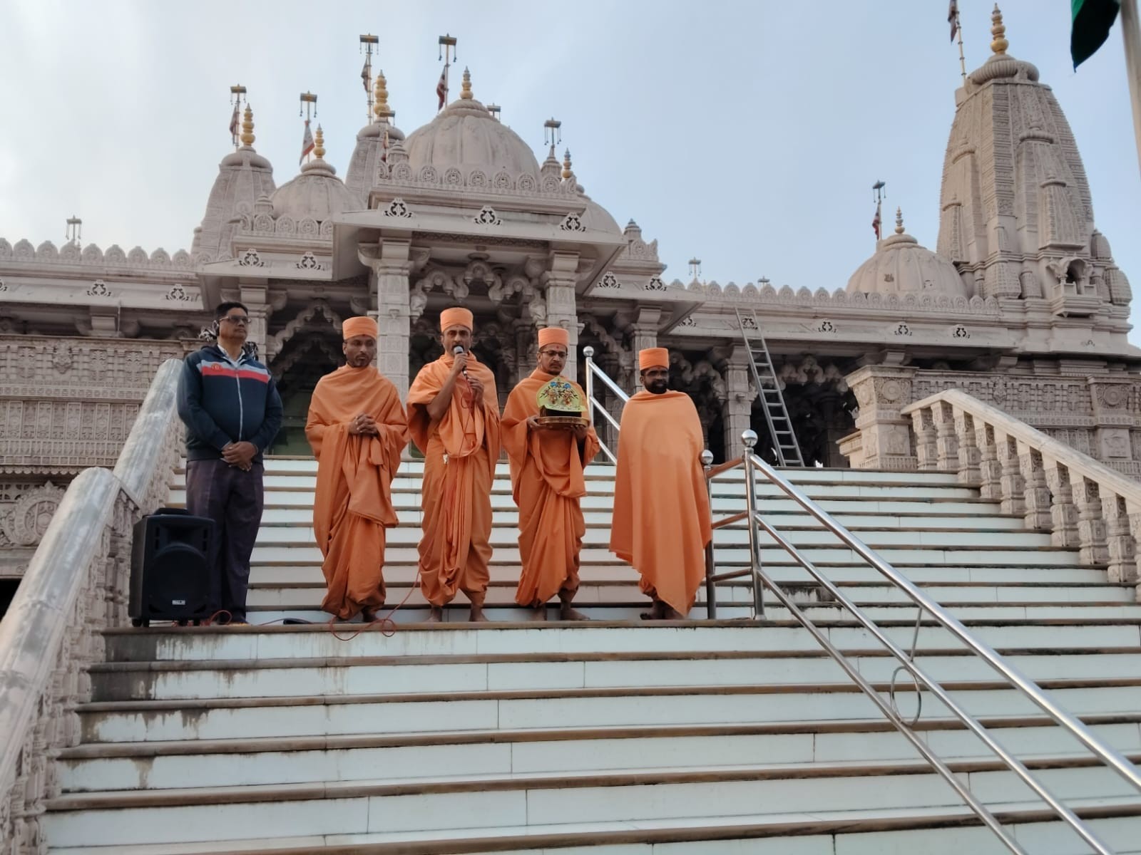 Limbdi BAPS Temple Celebrates Republic Day; Kothari Swami Hoists Flag