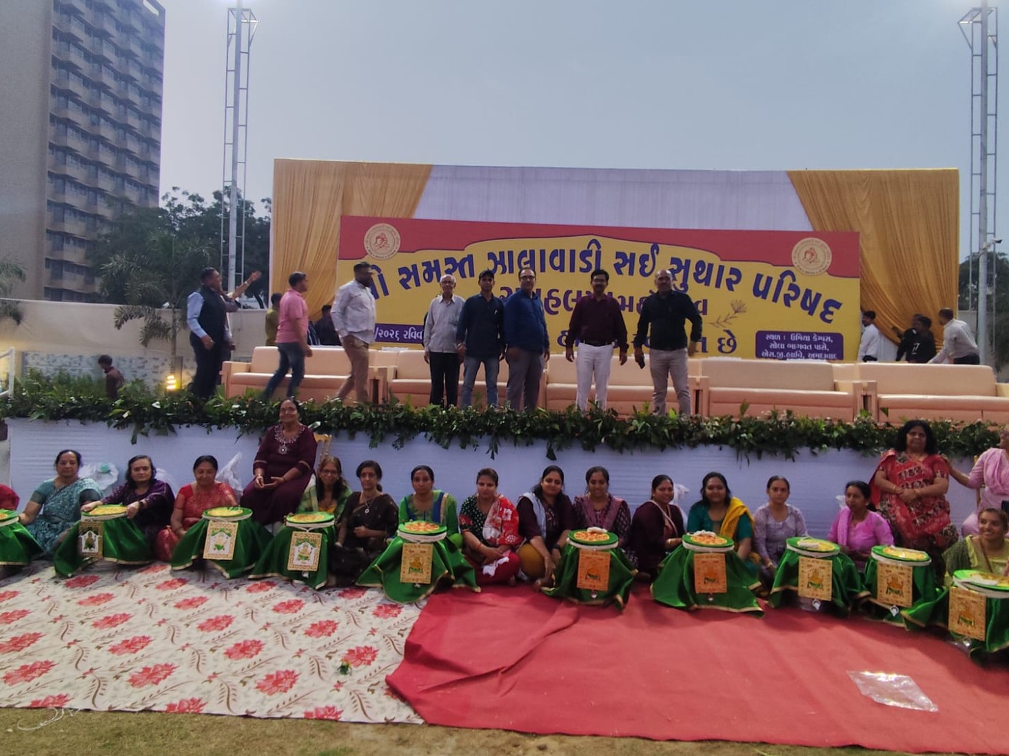 16 Couples Begin New Life at Zalawadi Suthar Samaj 34th Group Wedding
