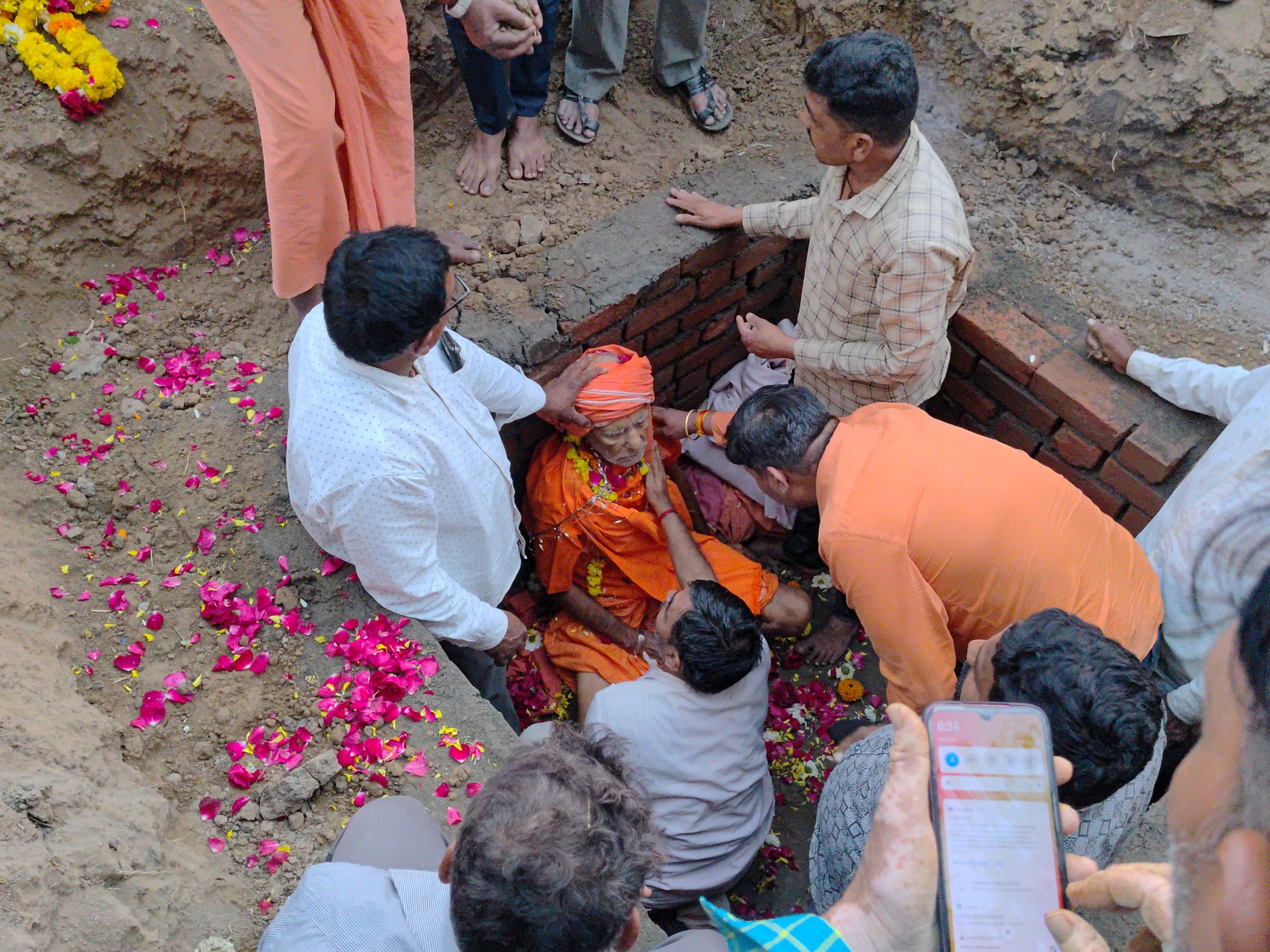 Renowned Priest of Nahar Shanidev Temple Govindgiri Bapu Passes Away at 89