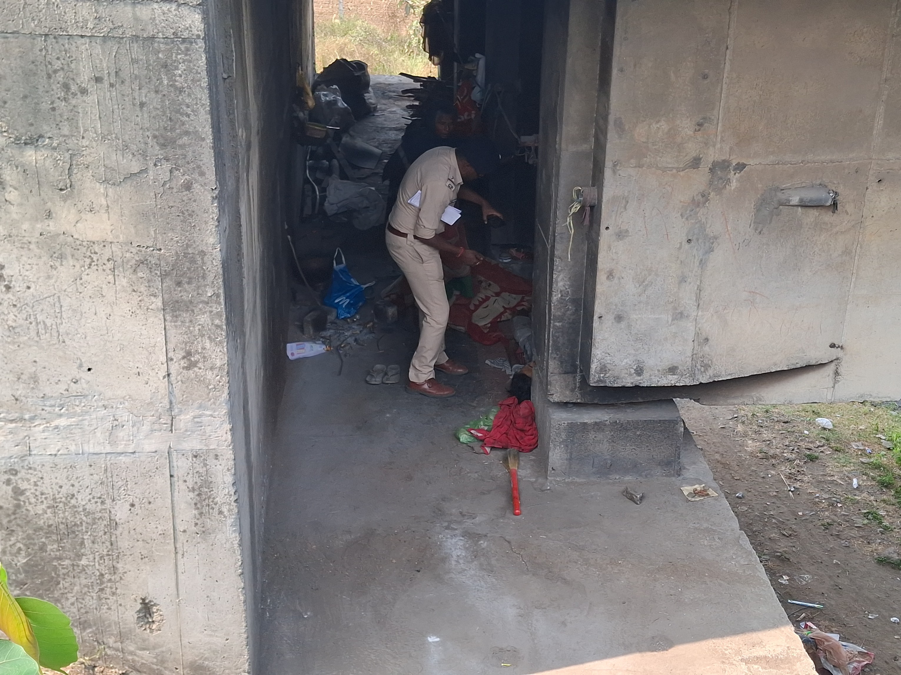 Valsad Body Found Under Bridge; JCB Rescue, Police Probe Launched