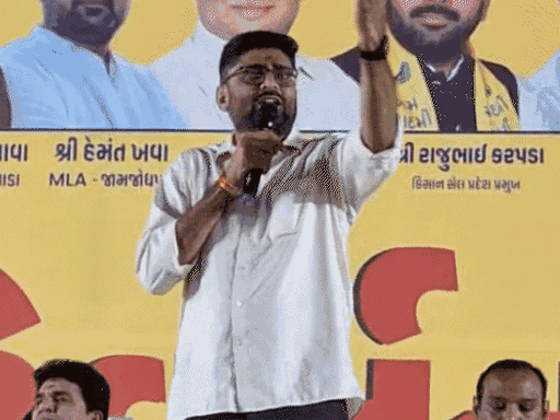 Gopal Italia Accused; AAP Leader Raju Karpada Resigns | Gujarat Politics