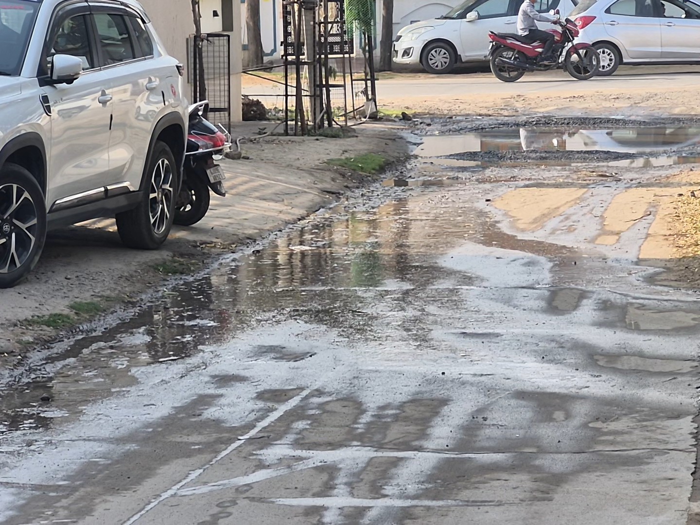 Himmatnagar Water Wastage; Municipality Issues Notice to 8 Residents