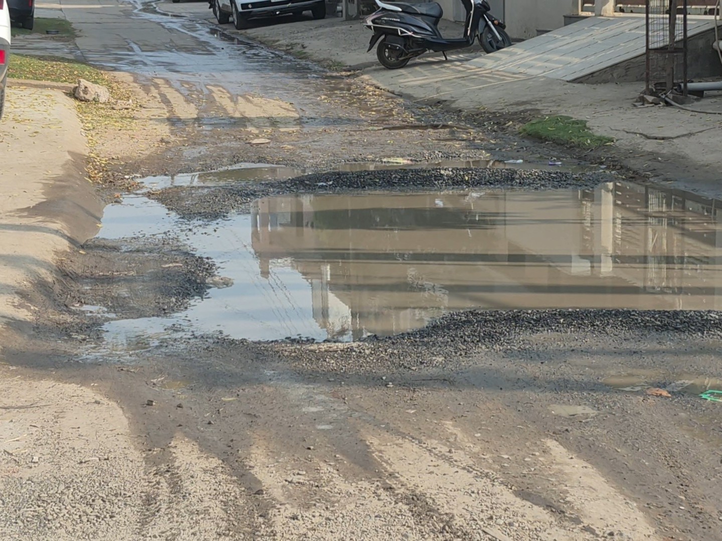 Himmatnagar Water Wastage; Municipality Issues Notice to 8 Residents