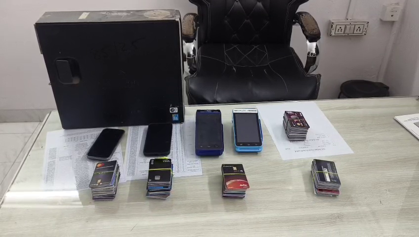 Surat Cyber Crime Arrests Jamtara Gang Members | Fraudsters Nabbed