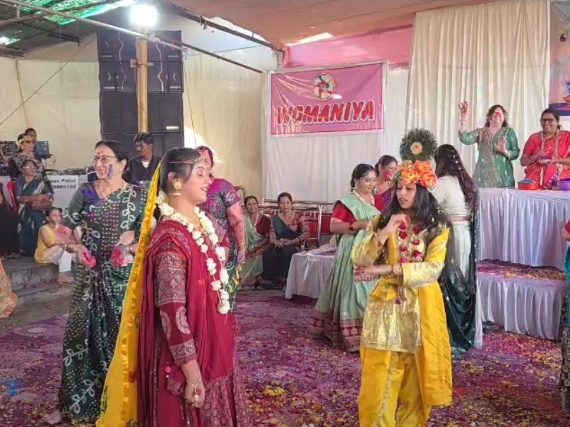 Dahod Samrasta: 32 Mahila Mandals Celebrate Radha-Krishna Ras