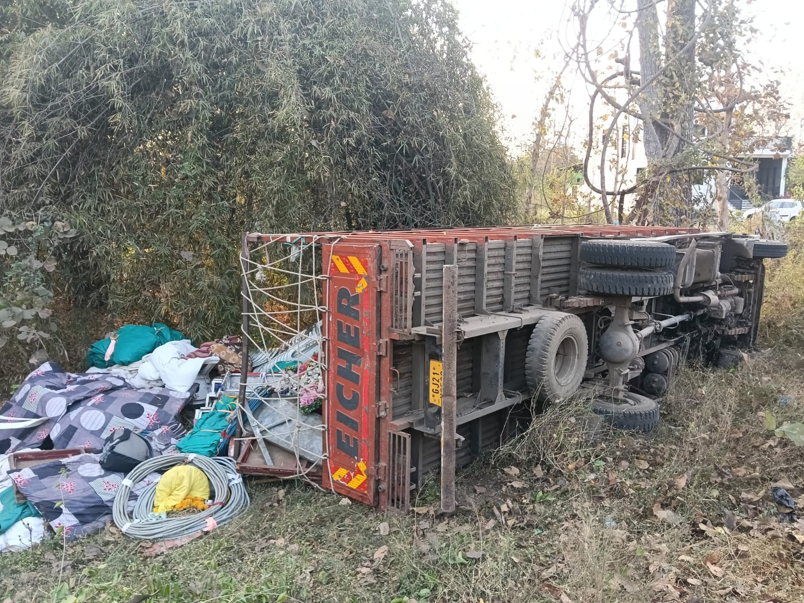 Mahuva-Anaval Highway Accident: Vehicle Overturns Near Vavhal