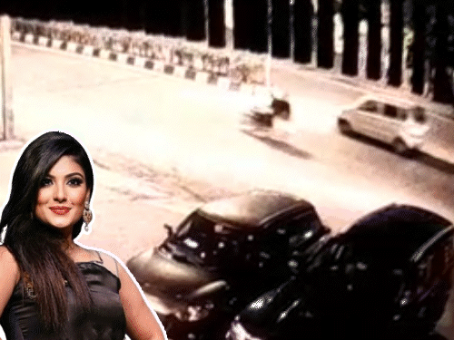 Model Dies Jaipur Car Accident | Uncontrolled Vehicle Hits Divider