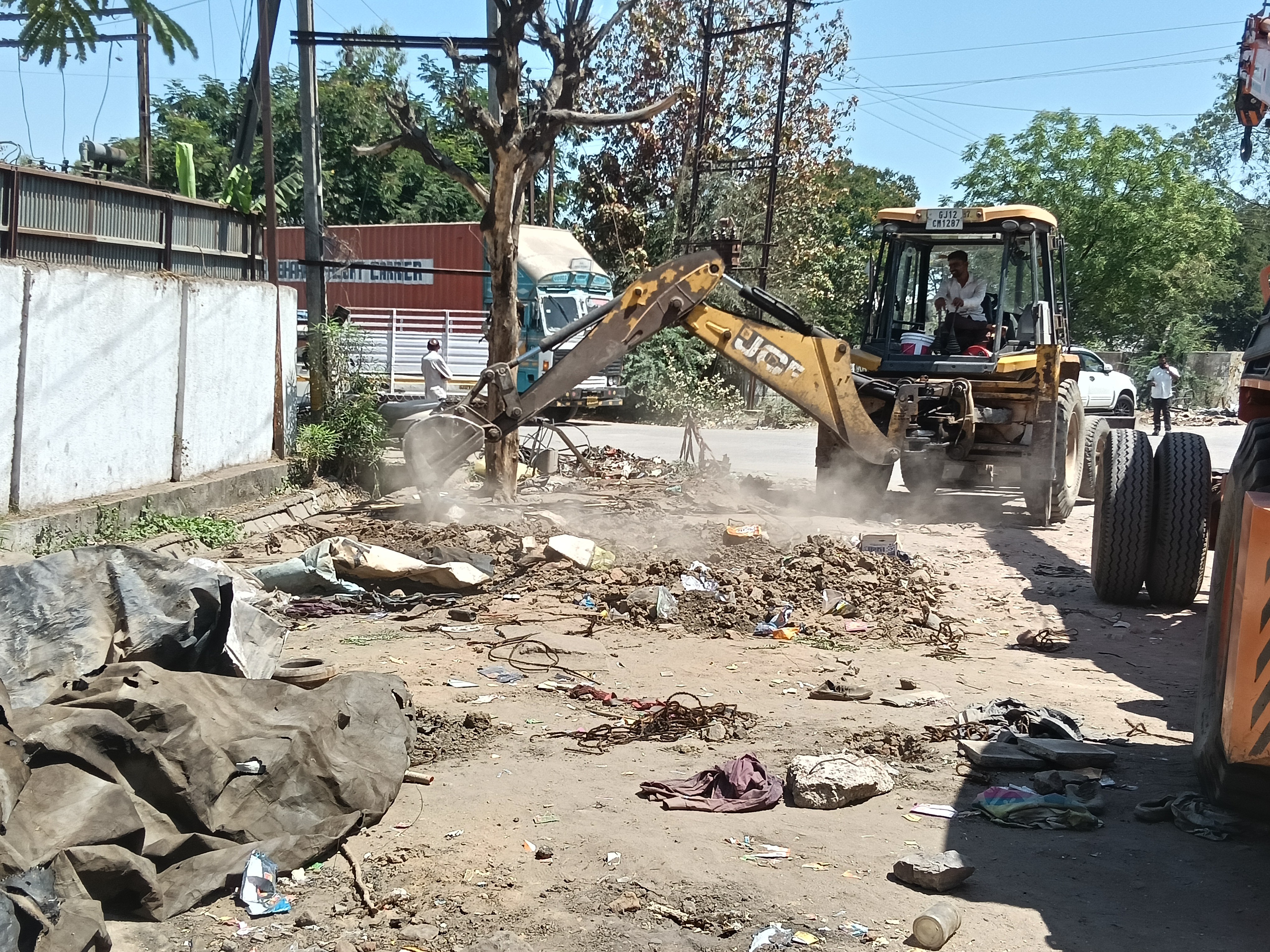 Halol GIDC Demolition: Rinki to Safari Chokdi Drive