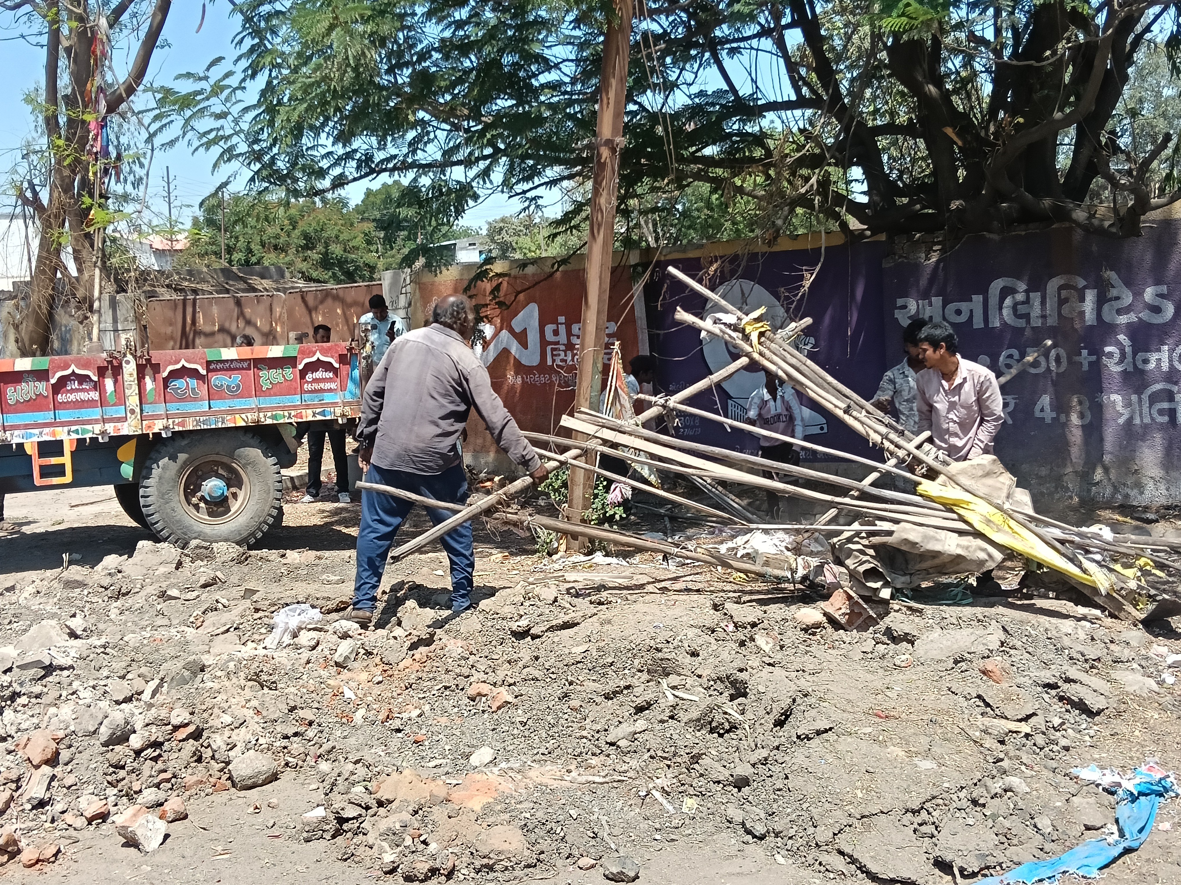 Halol GIDC Demolition: Rinki to Safari Chokdi Drive