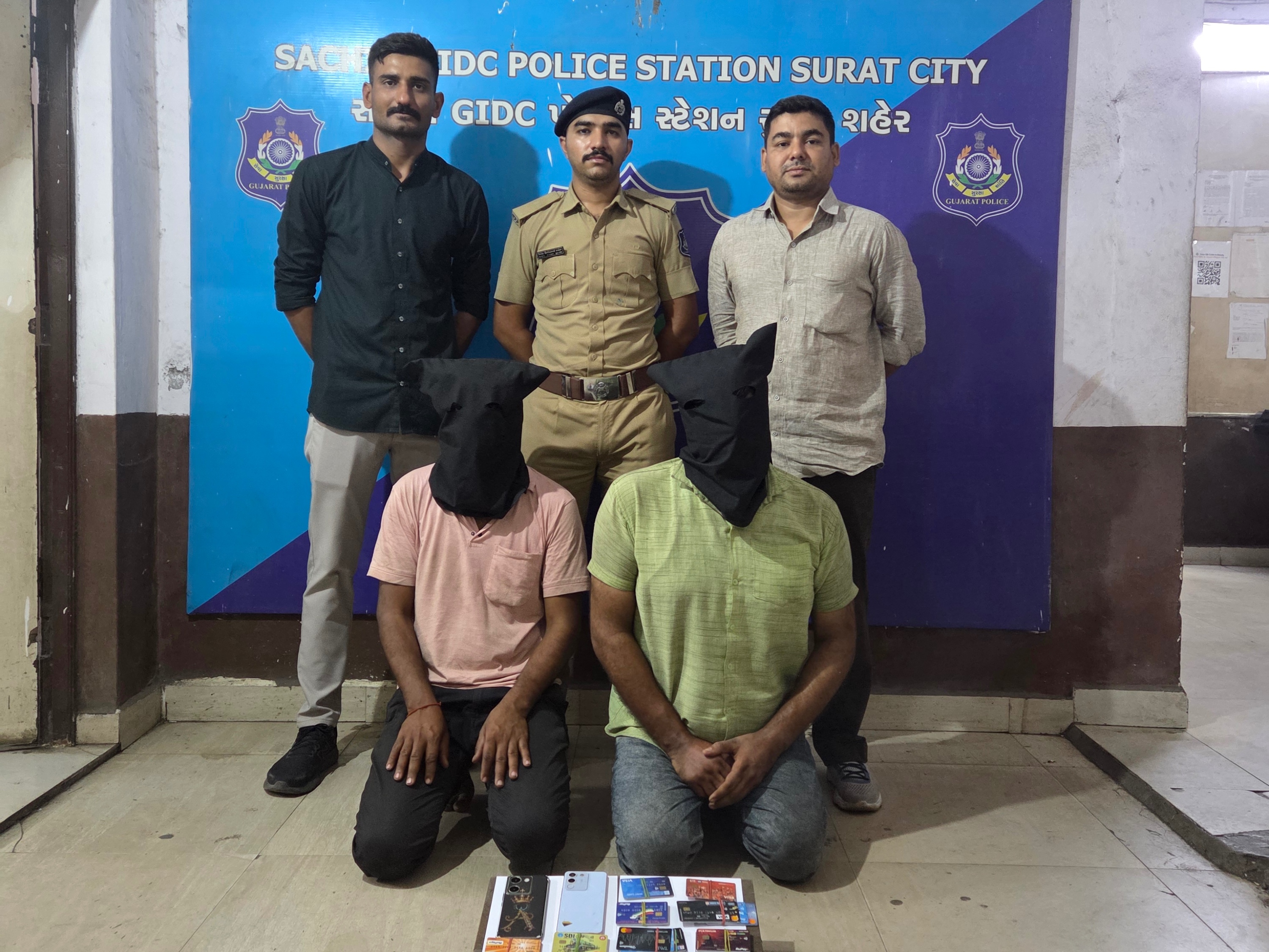 ATM Card Swap Gang Busted in Sachin GIDC, Surat | Seniors Beware
