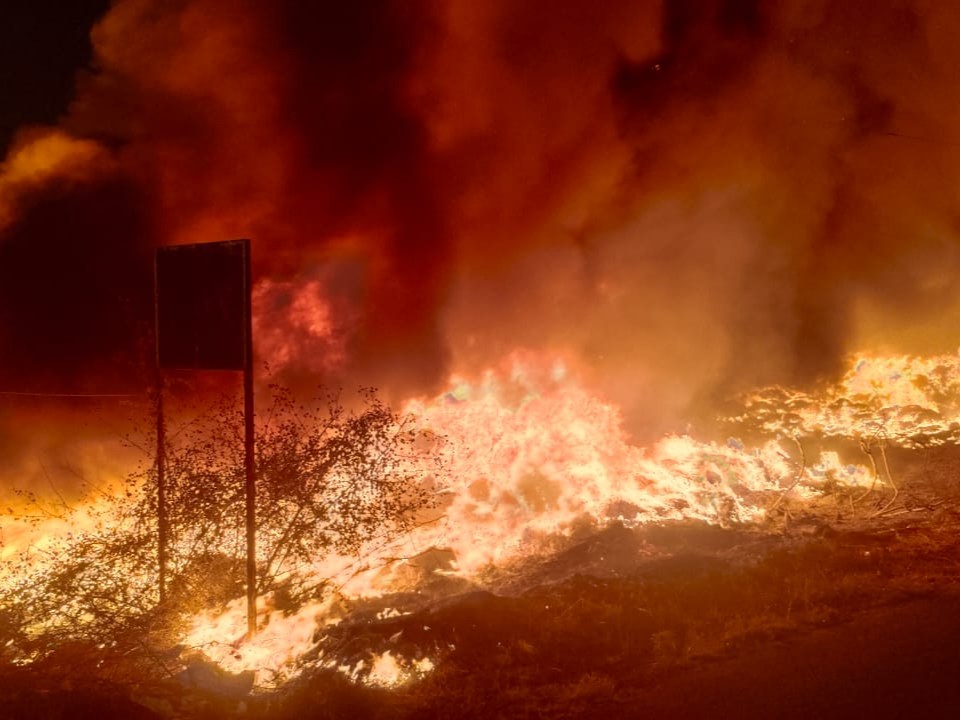Mehsana Plastic Scrap Fire; Jagudan Road Godown Burns | Rs 40 Lakh Damage
