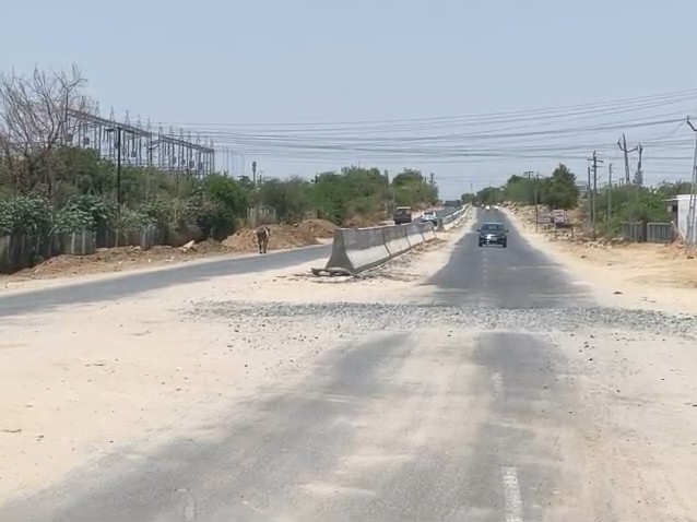 Vav Tharad Heatwave; Roads Empty As Temperatures Soar | People Struggle