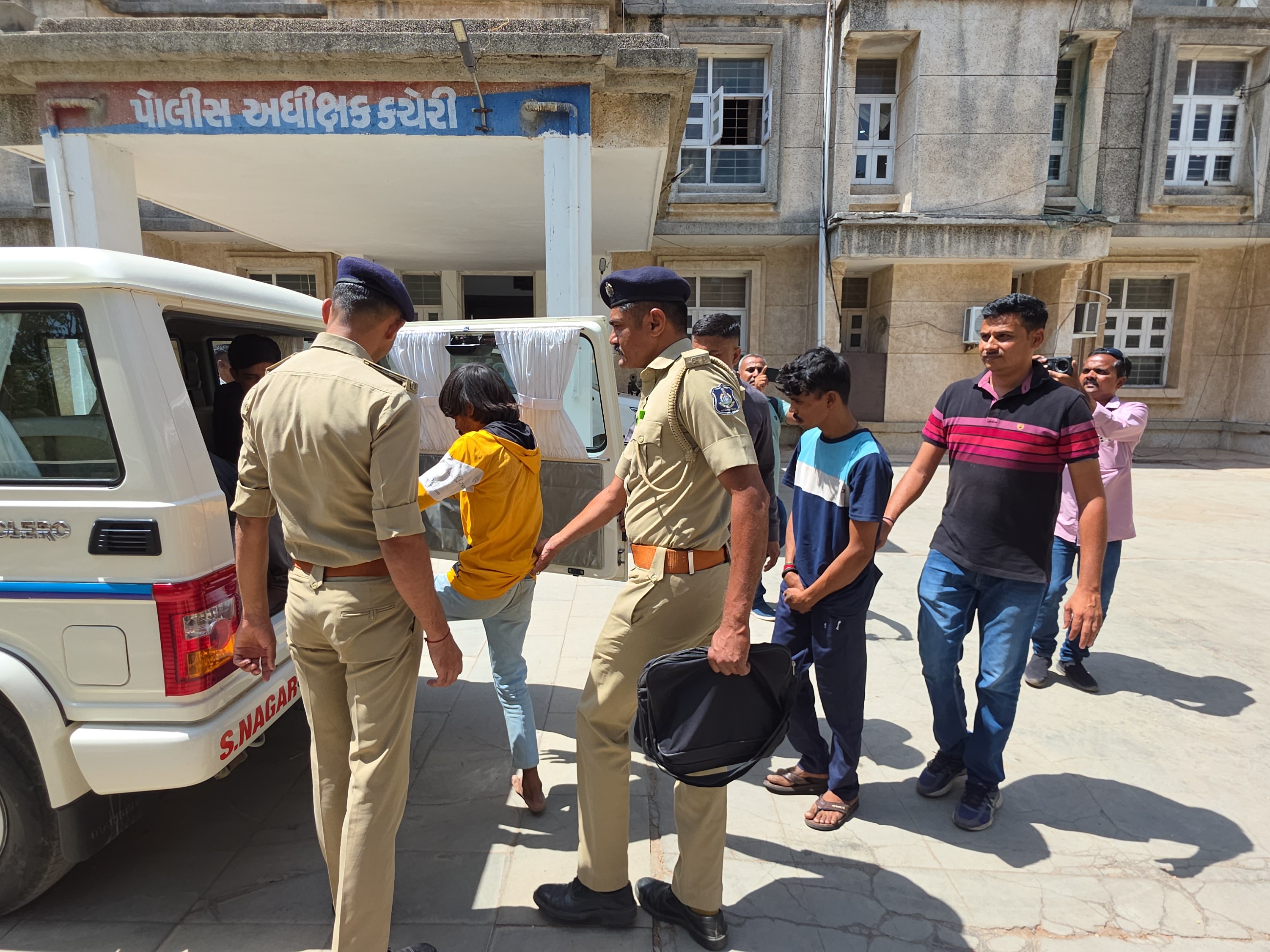 Surendranagar Police Nab GujCTOC Gang | House Breaking Theft Arrested
