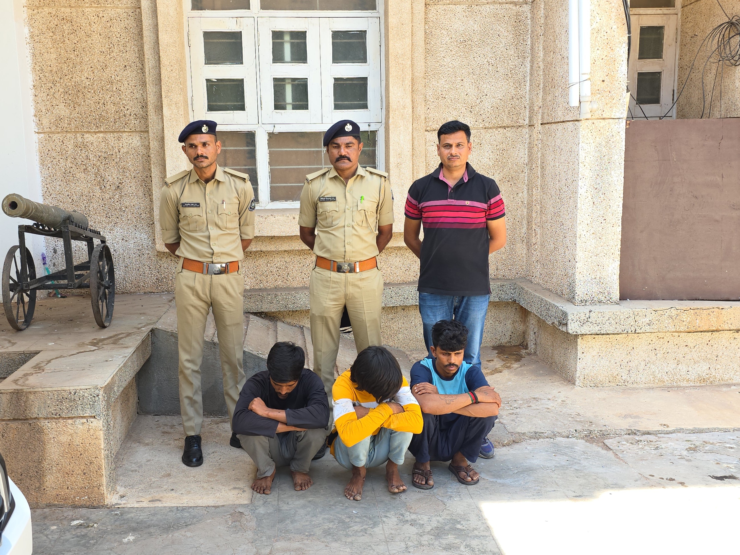 Surendranagar Police Nab GujCTOC Gang | House Breaking Theft Arrested