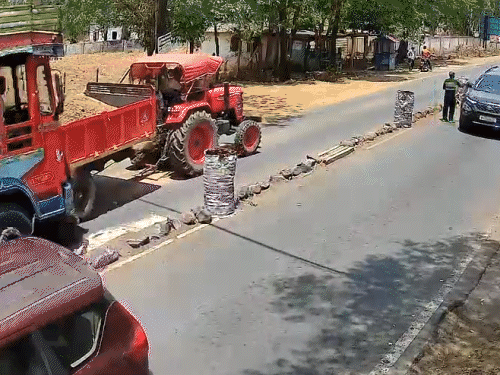 Dang Accident: Tractor-Car Collision Injures 5 | Malegaon Toll