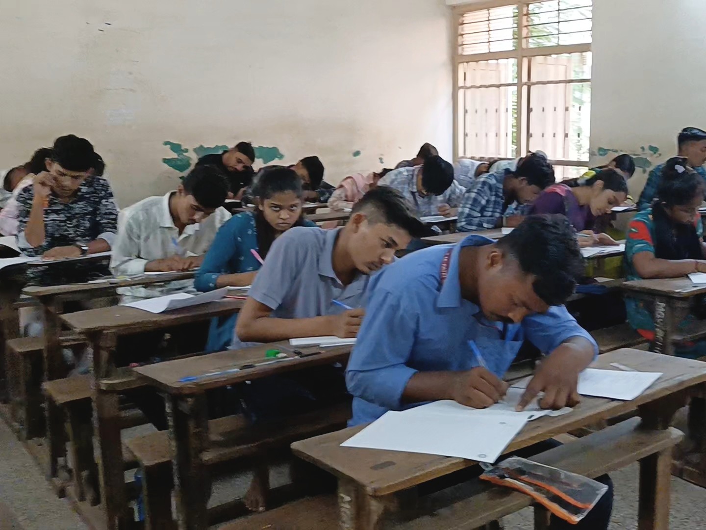 Anand D.El.Ed. Exam Begins; 474+ Trainees Appear